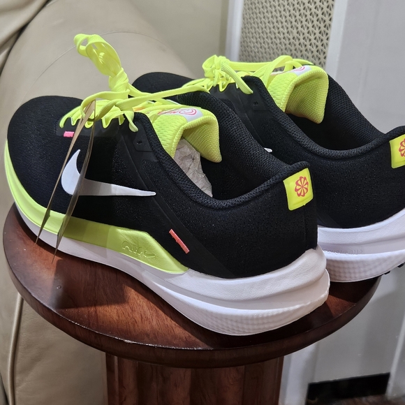 Nike | Shoes | Nike Wind Flow | Poshmark